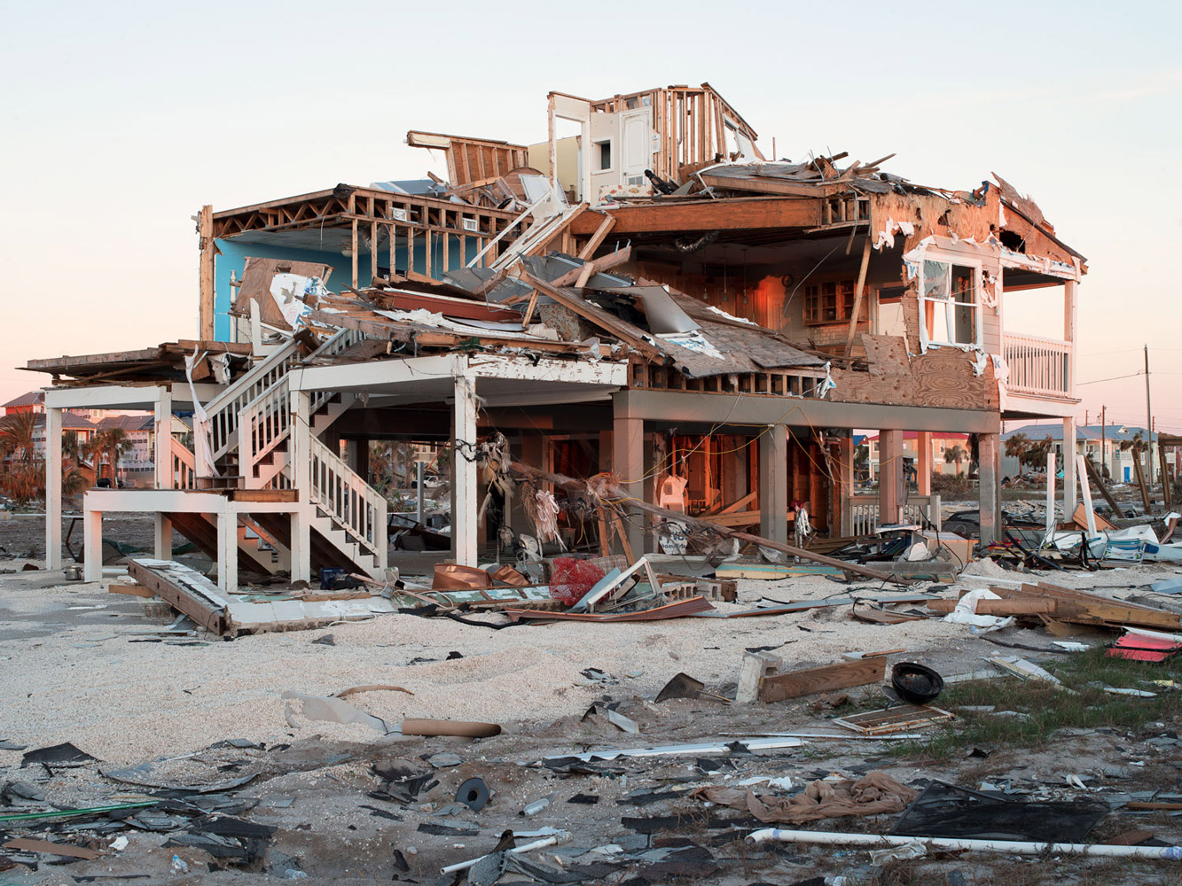 FOTODOKS — Lena Dobrowolska & Teo Ormond-Skeaping Future Scenarios